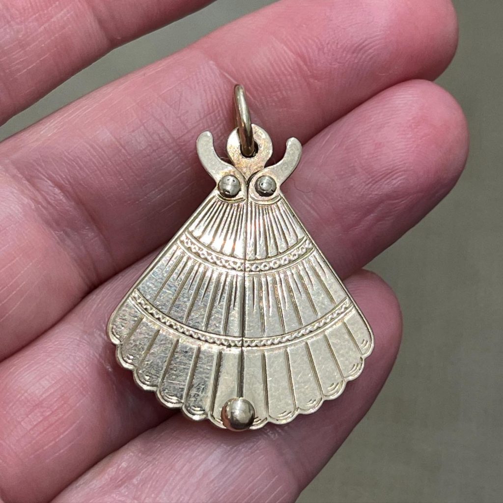 SOLD: Victorian rose gold fan locket, circa 1900 | Karen Deakin Antiques